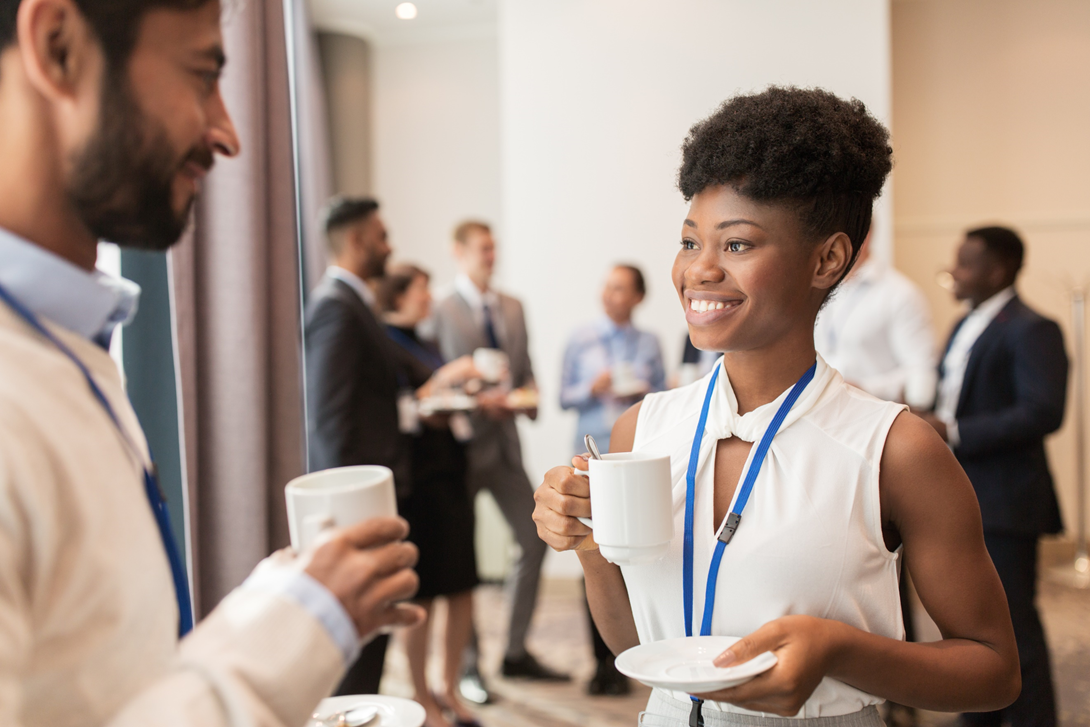 10 Top Tips How to Start a Conversation at a Networking Event